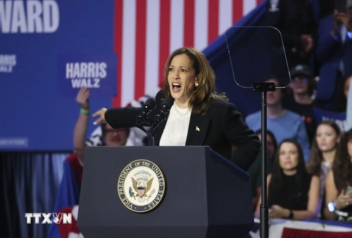 Harris campaign reports spending 270 million USD in September, well ...