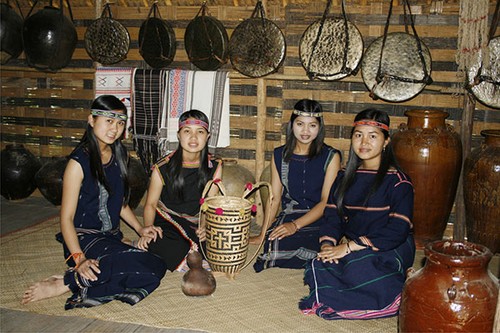 Catching a husband and other marriage customs of the K’ho