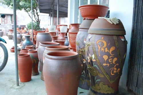 Keeping the red ochre of Que pottery alive