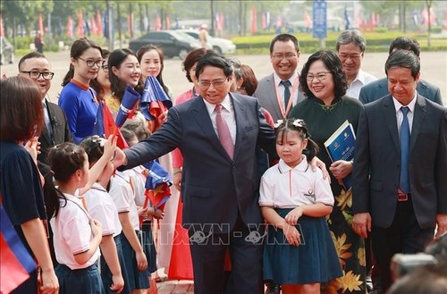 PM calls for enhanced study to develop powerful, prosperous Vietnam