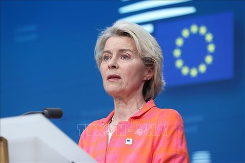 Ursula von der Leyen als EU-Kommissionspräsidentin wiedergewählt