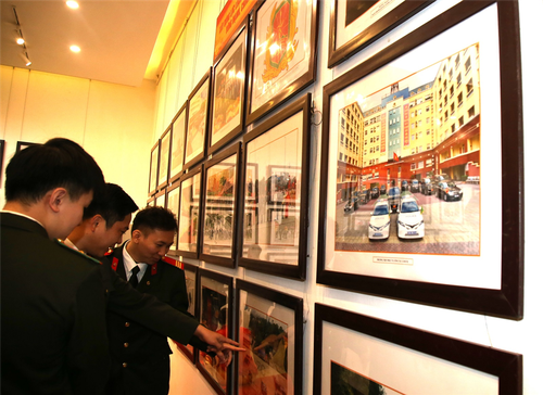 Photos of President Ho Chi Minh's bodyguards on display