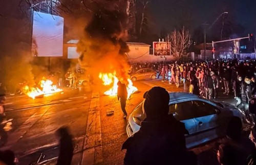 Iran warns Israel will be target if attacked by US