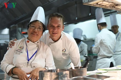 Veteran chef promotes Vietnamese cuisine to the world