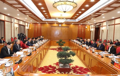 Politburo, Secretariat of Party Central Committee hold first session