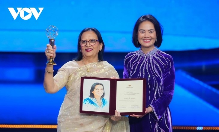 ពានរង្វាន់ VinFuture គឺជាពានរង្វាន់ផ្នែកវិទ្យាសាស្ត្រនិងបច្ចេកវិទ្យាដ៏មានកិត្យានុភាពបំផុតរបស់ពិភពលោក